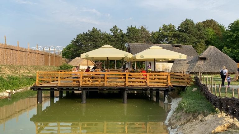 Srbija: INĐIJA- KELTSKO SELO – Balkan-Turizam